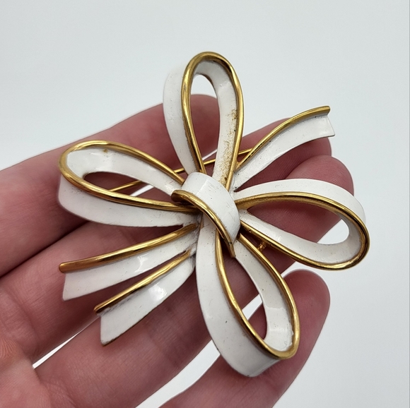 Trifari | Jewelry | Vintage Trifari Pin | Poshmark